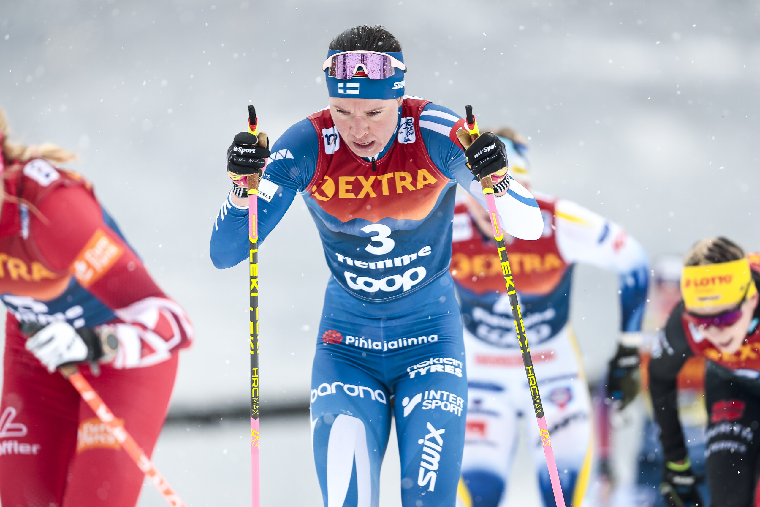 Kerttu Niskanen 10:s Val di Fiemmen yhteislähtökilpailussa - Perttu Hyvärinen miesten kilpailun ...